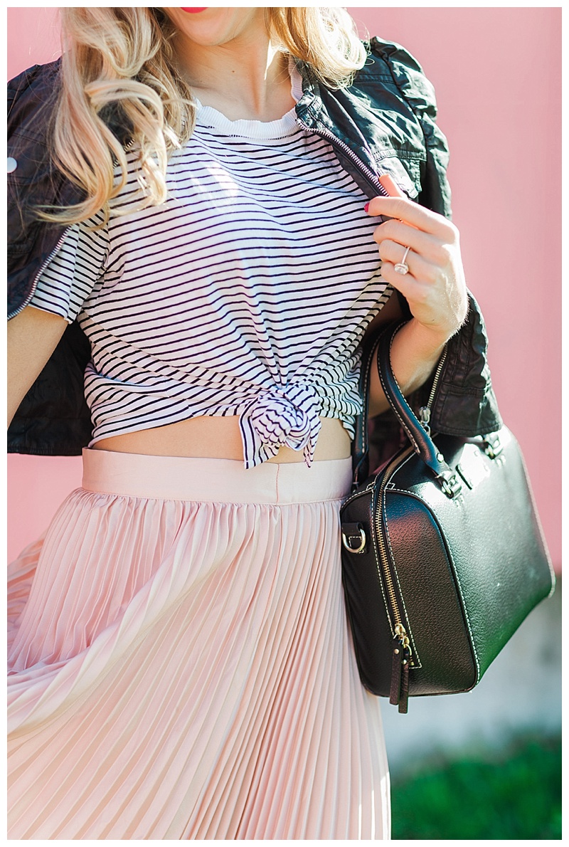The $0 Style Trick For Creating A Crop Top from Any Shirt - Blush & Camo